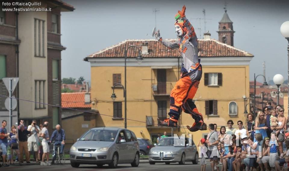 Karcocha, un artista callejero que ha robado millones de sonrisas por ...