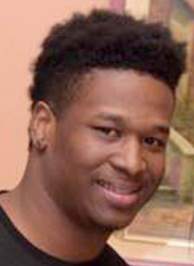 Un bebé queda completamente en shock y rompe en llanto al ver la nueva ...