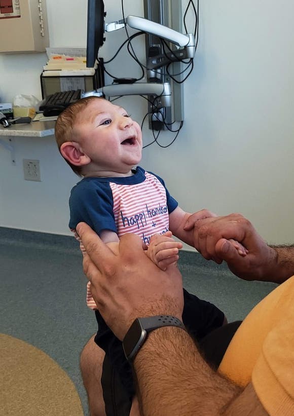 La madre de un bebé con microcefalia cuenta que su hermana "ve más allá ...