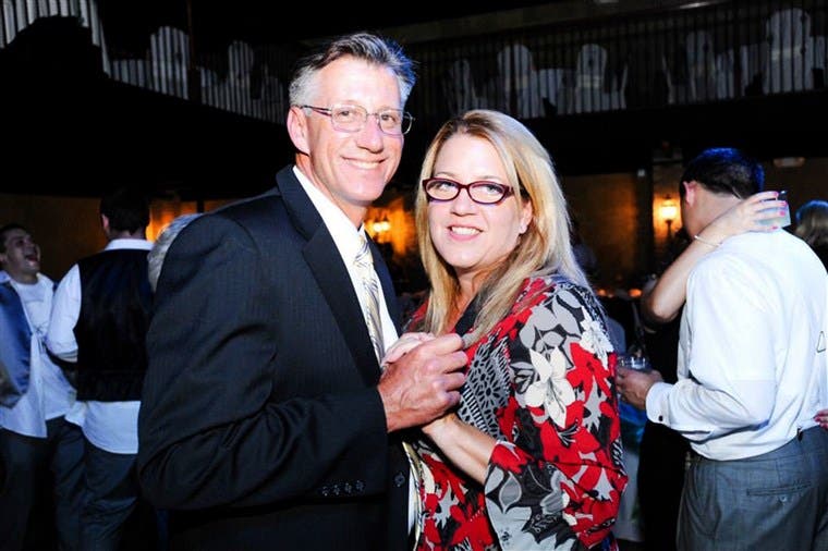 Un padre pierde la vida mientras salvaba la de sus 3 hijas a punto de ...