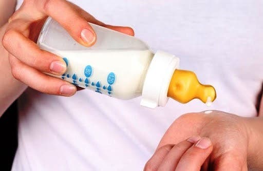 Advierten que los bebés alimentados con biberones pueden ingerir gran ... Advierten que los bebés alimentados con biberones pueden ingerir gran ...