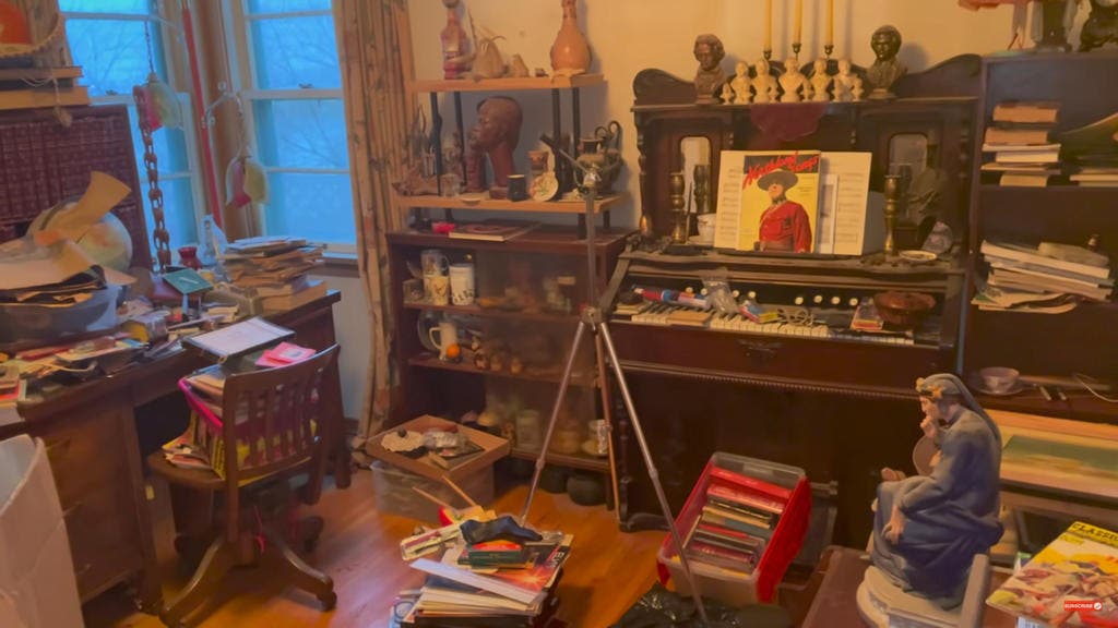 Compra una casa por 6.500 euros con desperdicios y antigüedades que ...