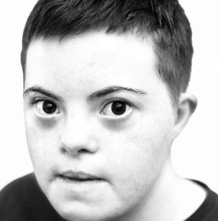 Su hija con Síndrome de Down termina su carrera demostrando que su ...