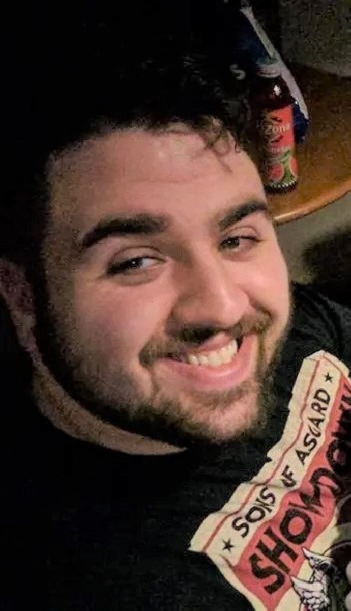 Un conductor de Uber finge ser el novio de una joven para salvarla del ...