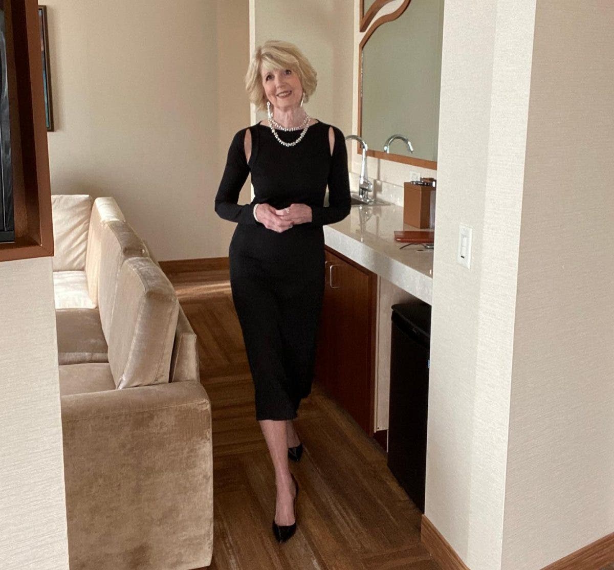 Critican a una abuela por lucir sus brazos y ‘piel suelta’ con 75 años ...